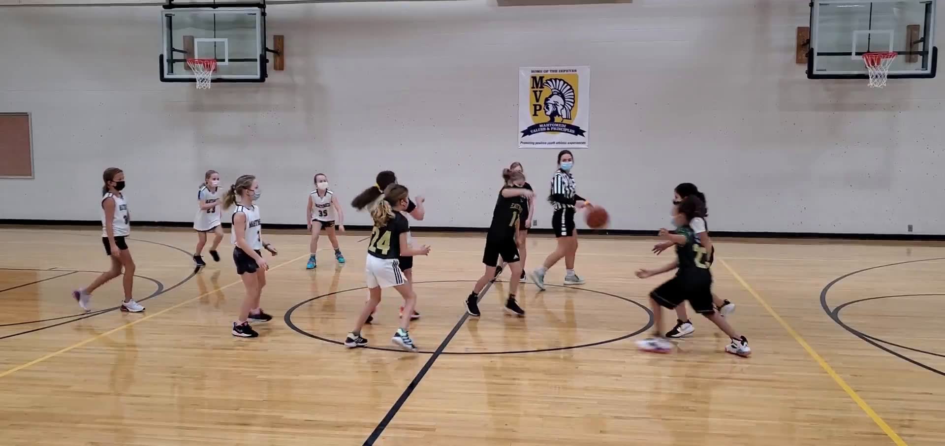 ERAA vs Mahtomedi | Basketball | ERGirls
